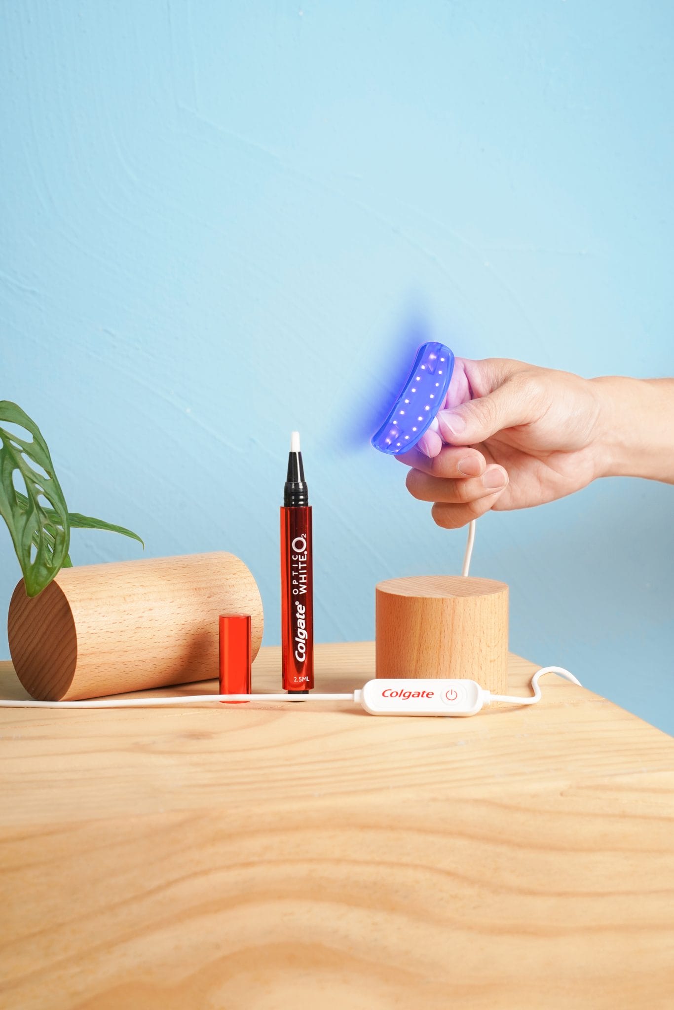 Smile Yourself Radiantly With Whiter Teeth - Men's Folio